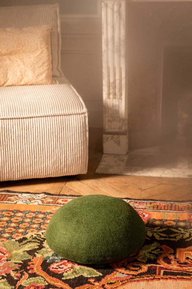 Coussins de sol et poufs en laine feutrée